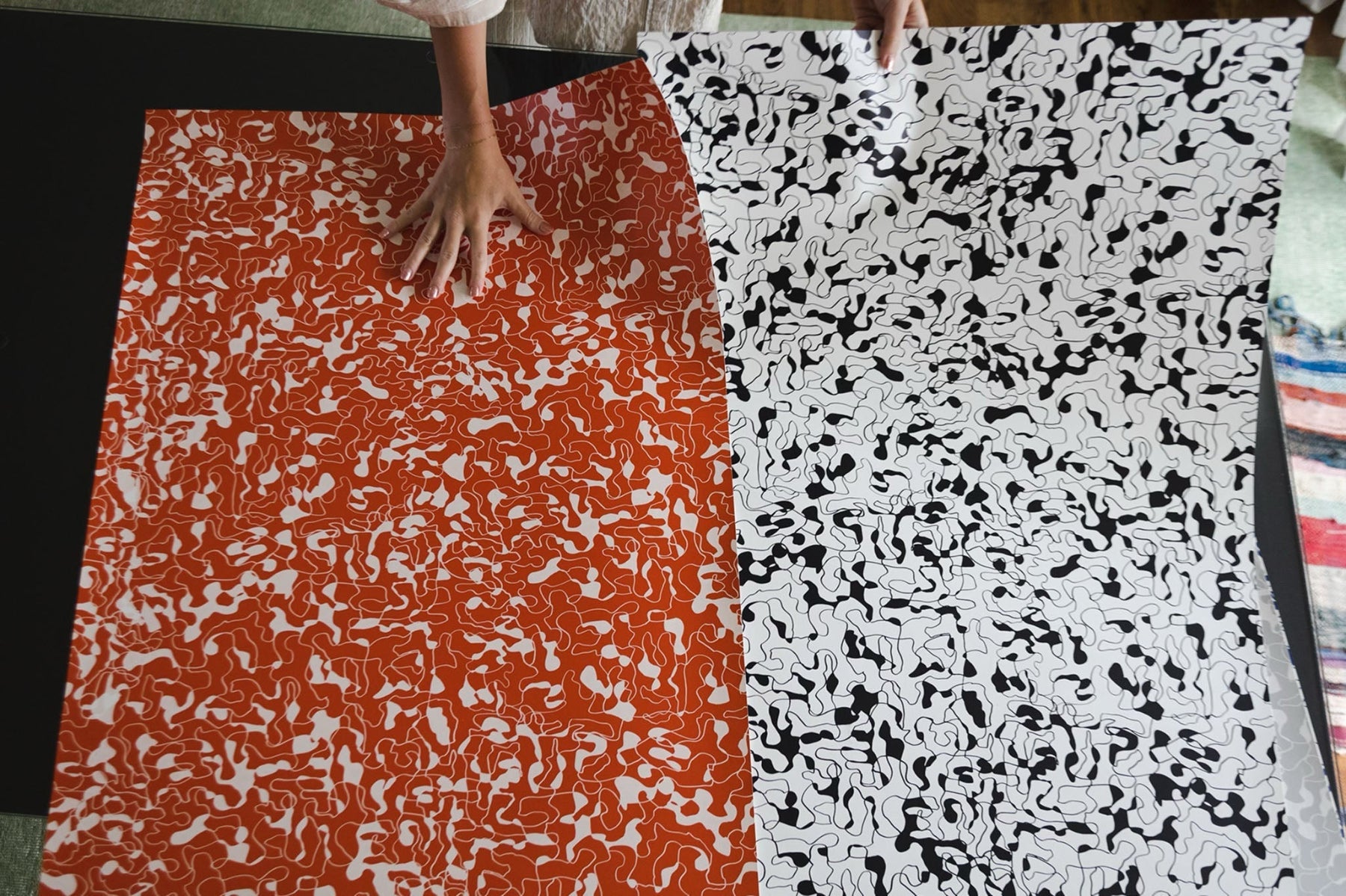 Samba – Walnut Wallpaper